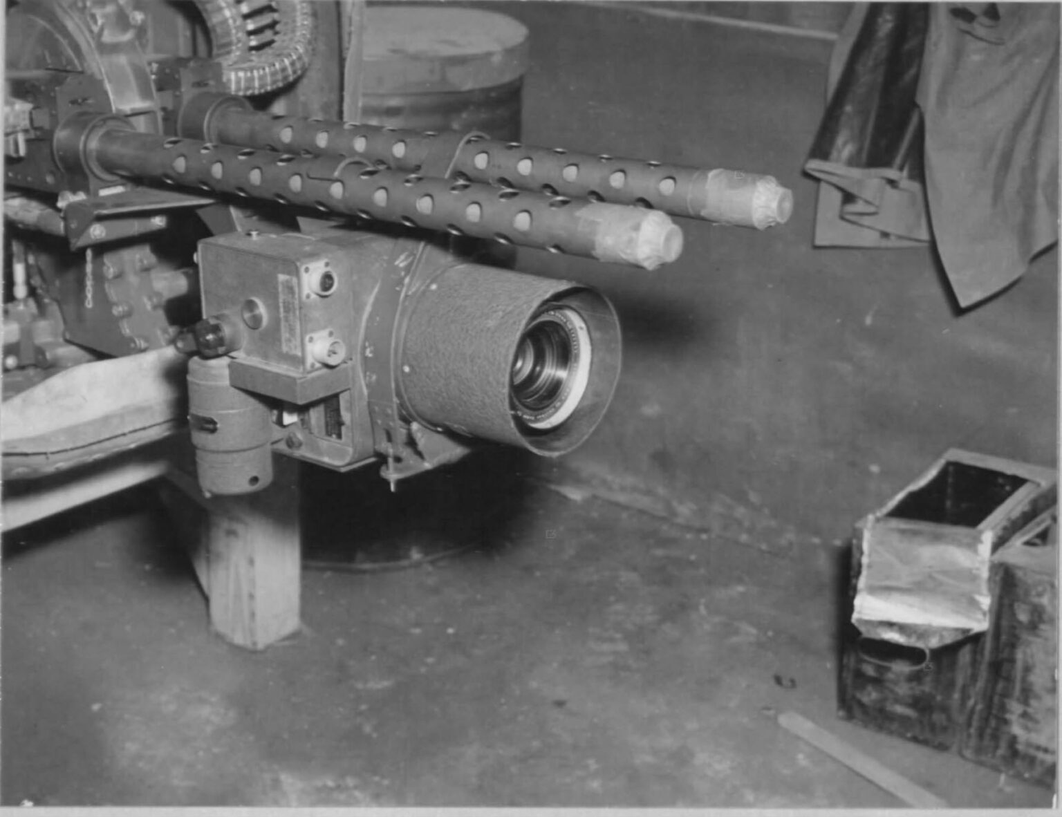 WWII K-24 Aerial Camera - USRadioguy.com